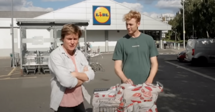 Youtuberzy z Anglii zrobili zakupy w Polsce. Zaoszczędzili £11,14 ...